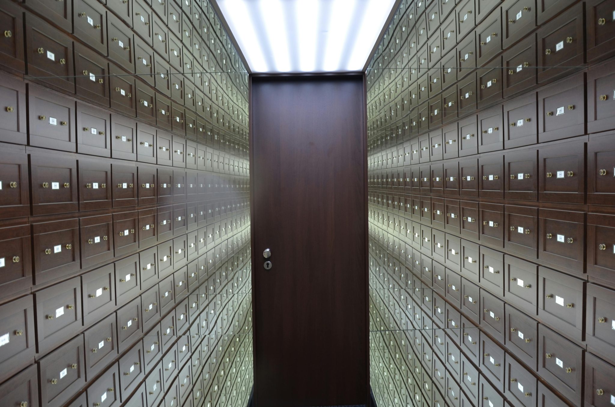Jewellery Bank Lockers vs. Home Safes: Which is Safer? - Camp Enden